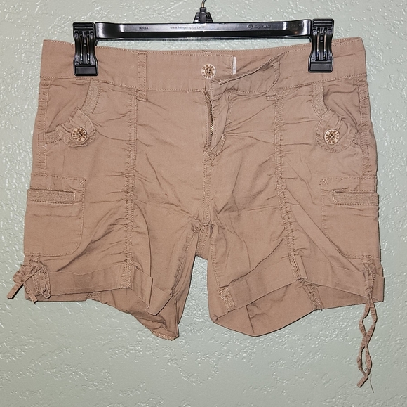 1st Kiss | Shorts | Tan Cargo Shorts With Pockets Used | Poshmark